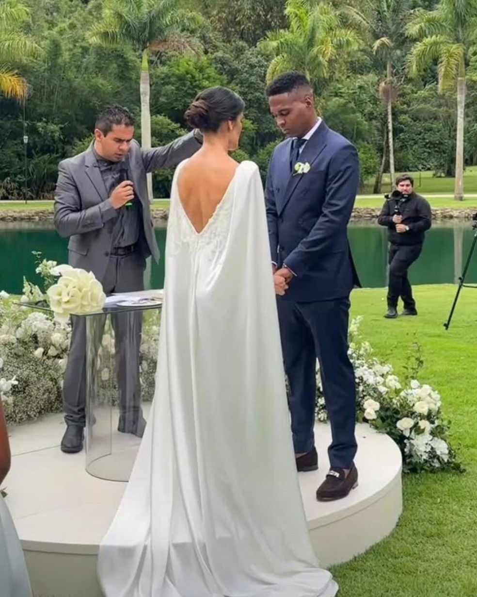 Wendell, jogador do São Paulo, se casa em destino dos famosos; veja álbum