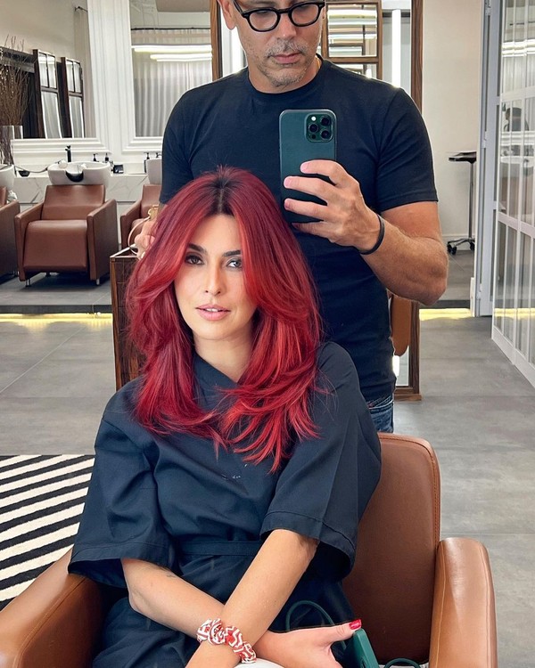 Fernanda Paes Leme muda o visual e fica ruiva: 'Surtei mais uma vez'
