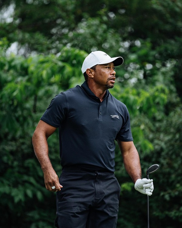 Jogador de golfe Tiger Woods passa por cirurgia após lesão grave