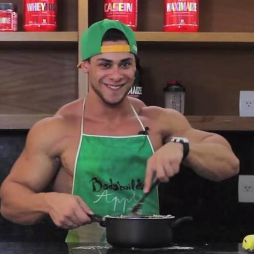 Saiba tudo sobre: Leo Stronda