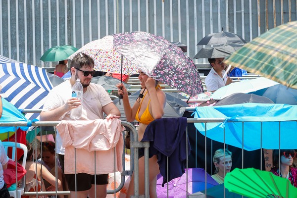 Taylor Swift: Fãs enfrentam sensação térmica de 45ºC para segundo show ...