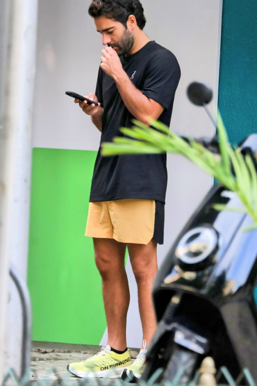 E a lua de mel, Afonso Roitman? Humberto Carrão cuida do físico no Rio