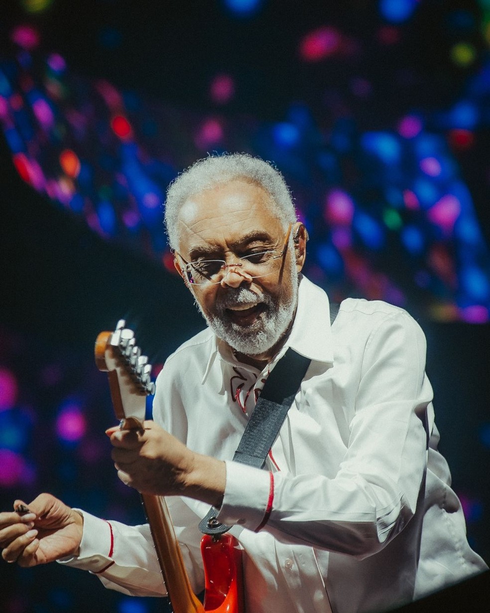 Gilberto Gil abre álbum de turnê e mostra reencontros com Milton ...
