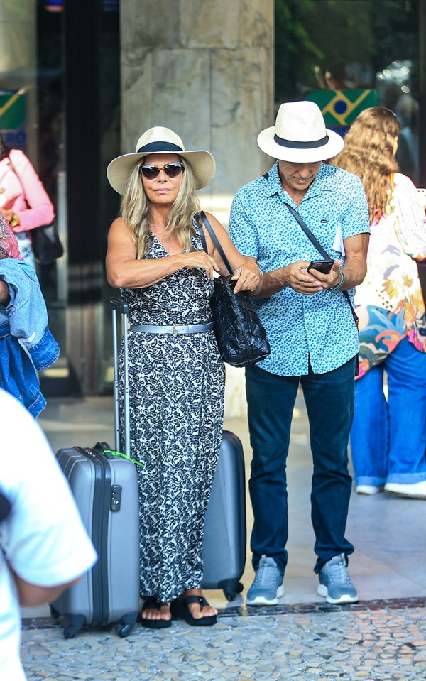 Carlos Alberto Riccelli e Bruna Lombardi fazem aparição raríssima juntos