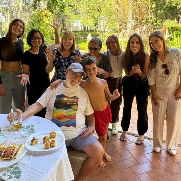 Lima Duarte celebra 94 anos de idade em família