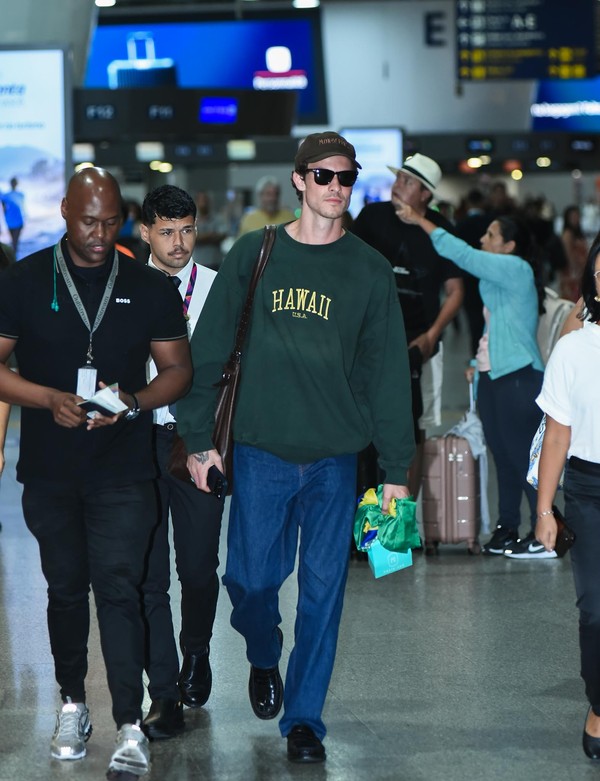 Hora de dar tchau? Shawn Mendes embarca em aeroporto do Rio sem Bruna ...