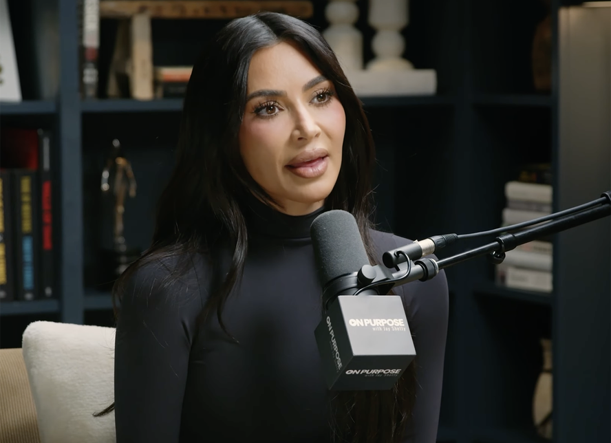 Kim Kardashian Surge Irreconhecível Com Mudança Radical No Visual Para