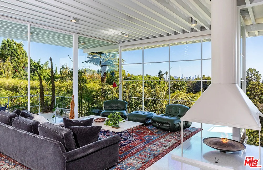 Brad Pitt compra nova mansão na Califórnia por R$ 27 milhões; Fotos