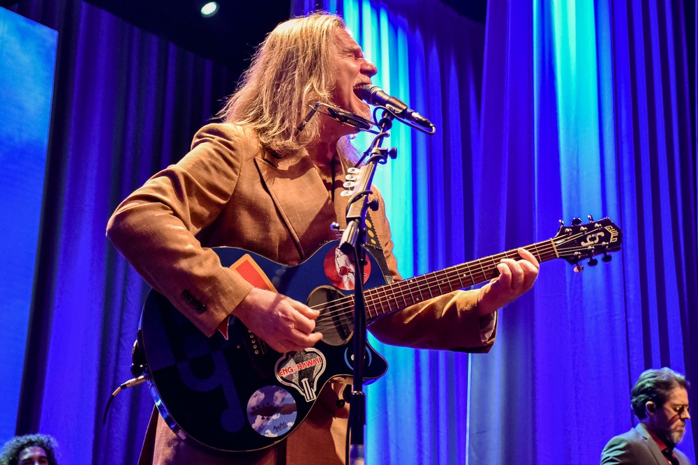 Humberto Gessinger celebra 40 anos de carreira em show recheado de sucessos