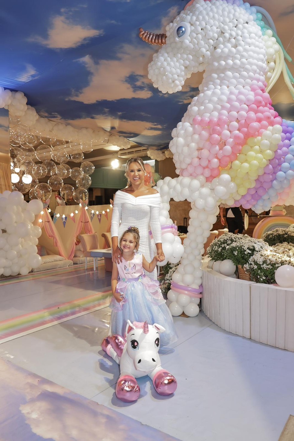 Natália Toscano e Zé Neto celebram os 4 anos da filha com festa de ...