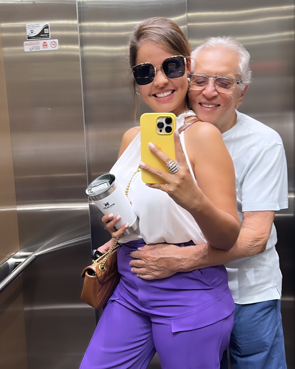 Quem é Renata Domingues, esposa do apresentador Carlos Alberto de Nóbrega?