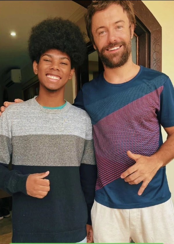 Cinco meses após acidente, Kayky Brito volta ao trabalho como ...