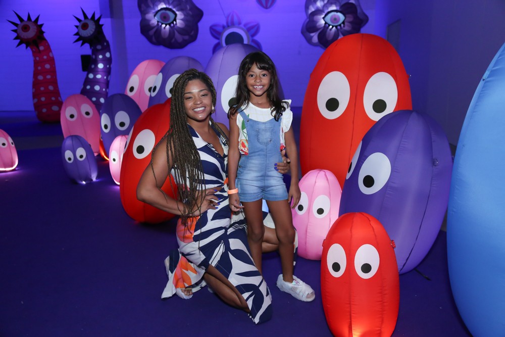 Sheron Menezzes, Débora Nascimento e mais levam filhos à exposição ...