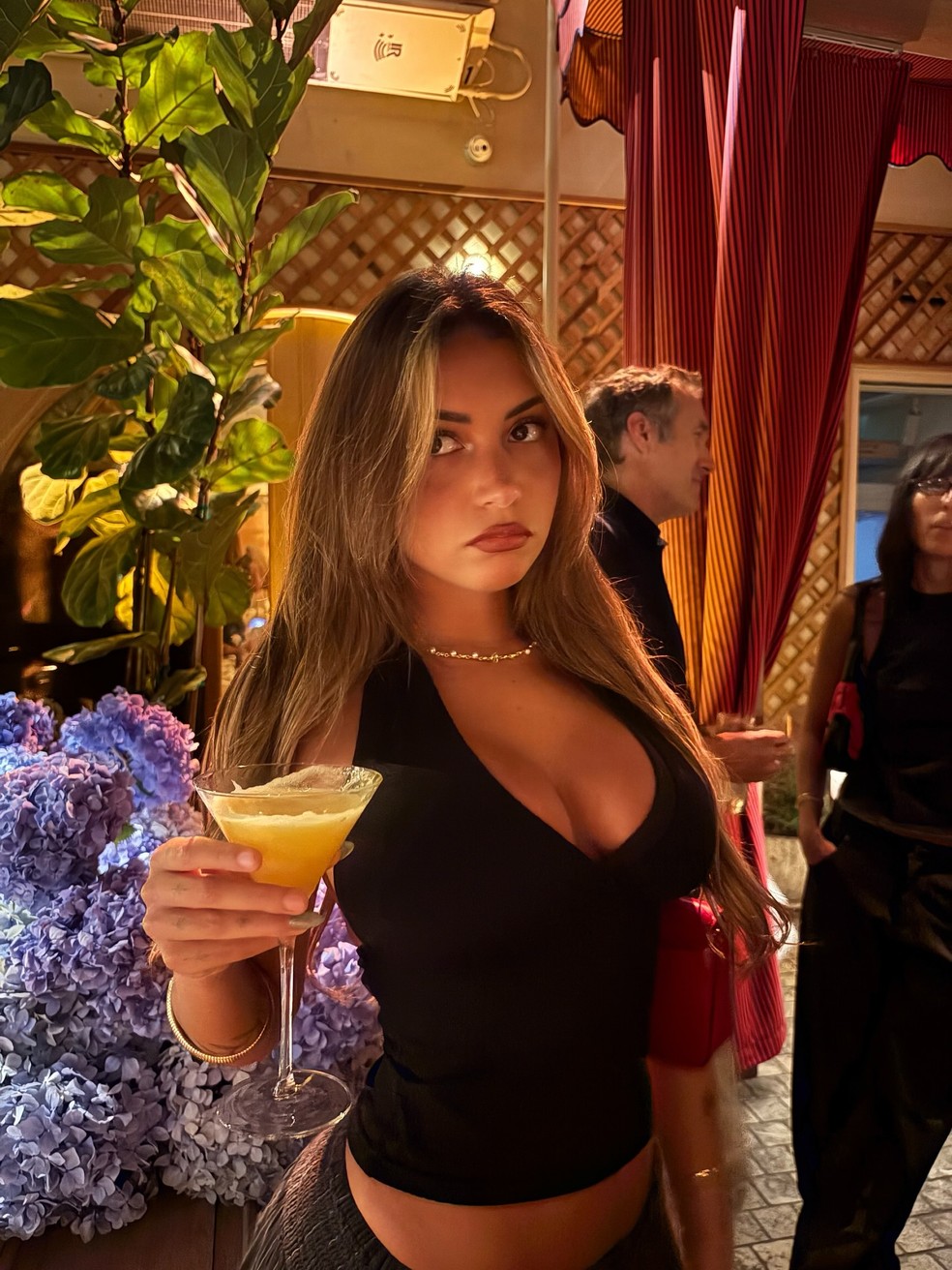 Saiba quem é Gabi Moura, Tiktoker brasileira confirmada no desfile da Victoria's Secret