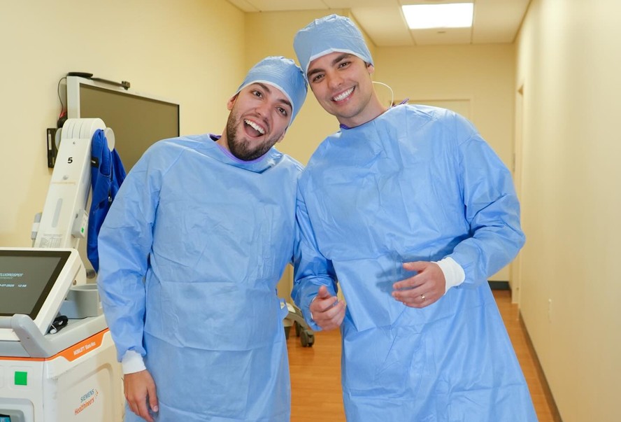 Nasce Mia, filha de Lucas Rangel e Lucas Bley, nos EUA