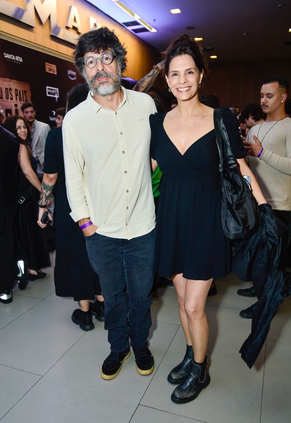 Helena Ranaldi faz rara aparição com o marido, o ator e diretor Daniel ...