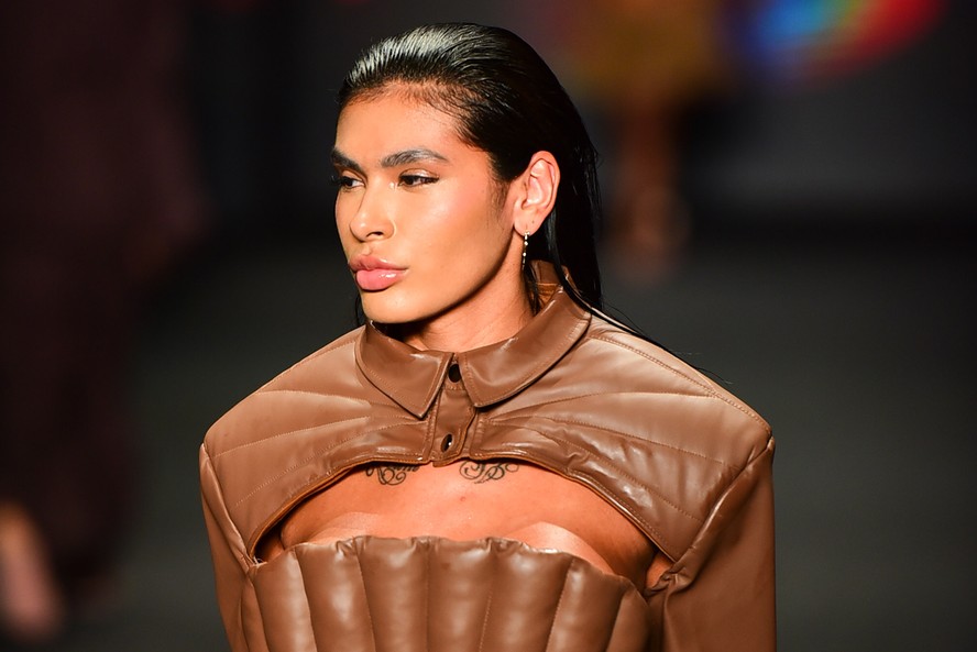 Pocah estreia em passarela da SPFW e revela preconceito sofrido por ser ...