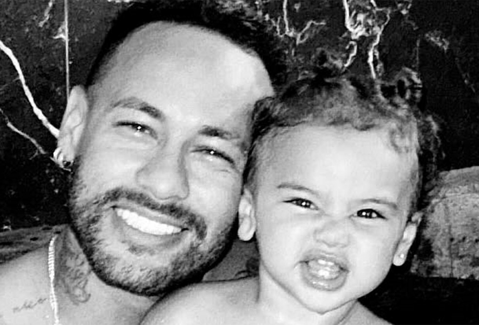 Em meio a polêmicas, Neymar se une a Biancardi para acalmar Mavie: 'Amor, conseguimos?'