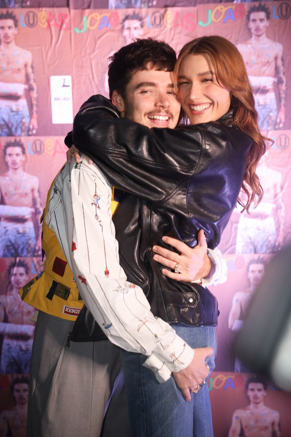 João Lucas troca beijos com Sasha e recebe Marquezine em lançamento de ...