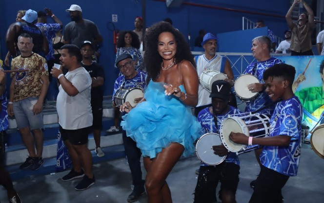 Saiba tudo sobre: Savia David | rainha de bateria da Vila Maria