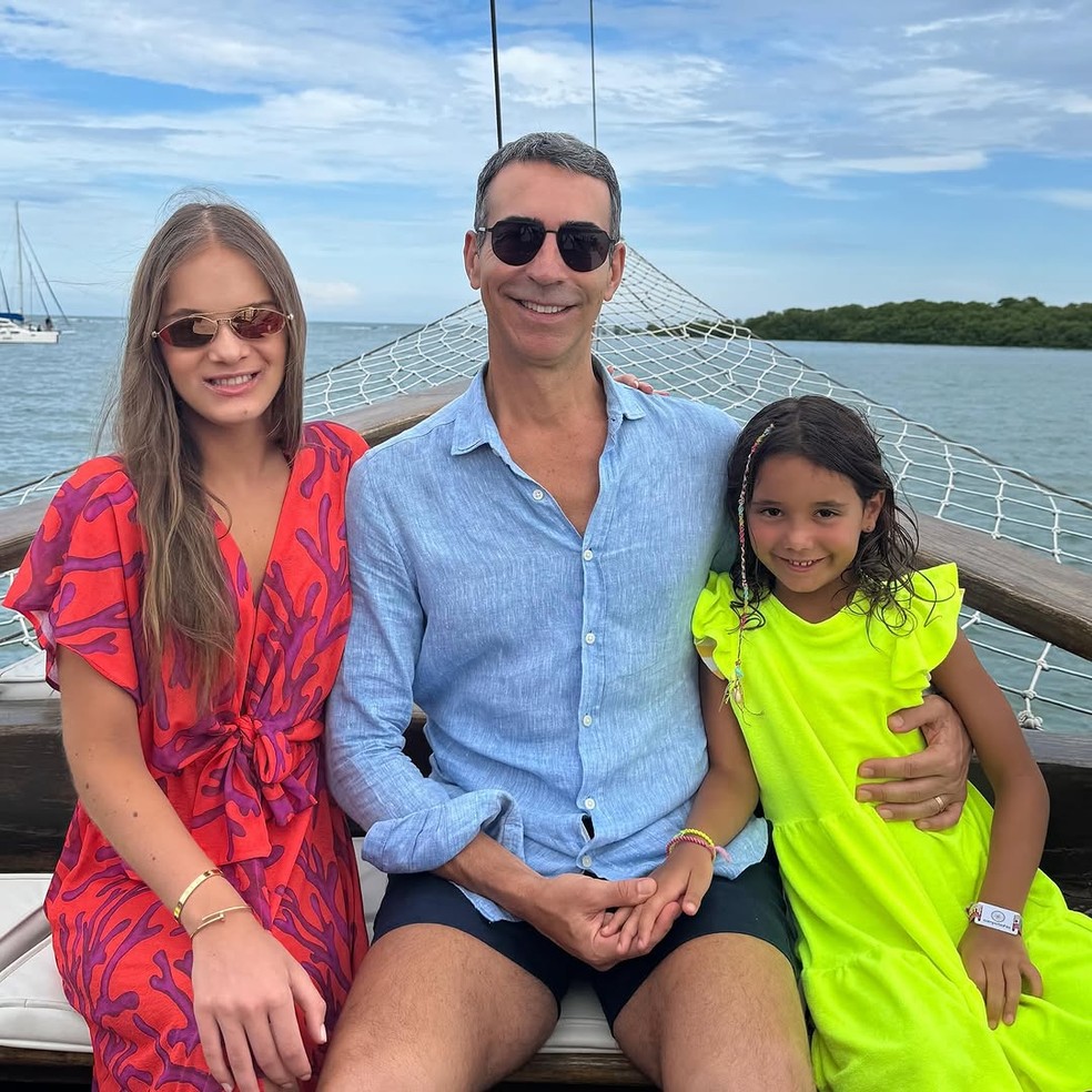 Ticiane Pinheiro mostra passeio de barco com César Tralli e família na ...