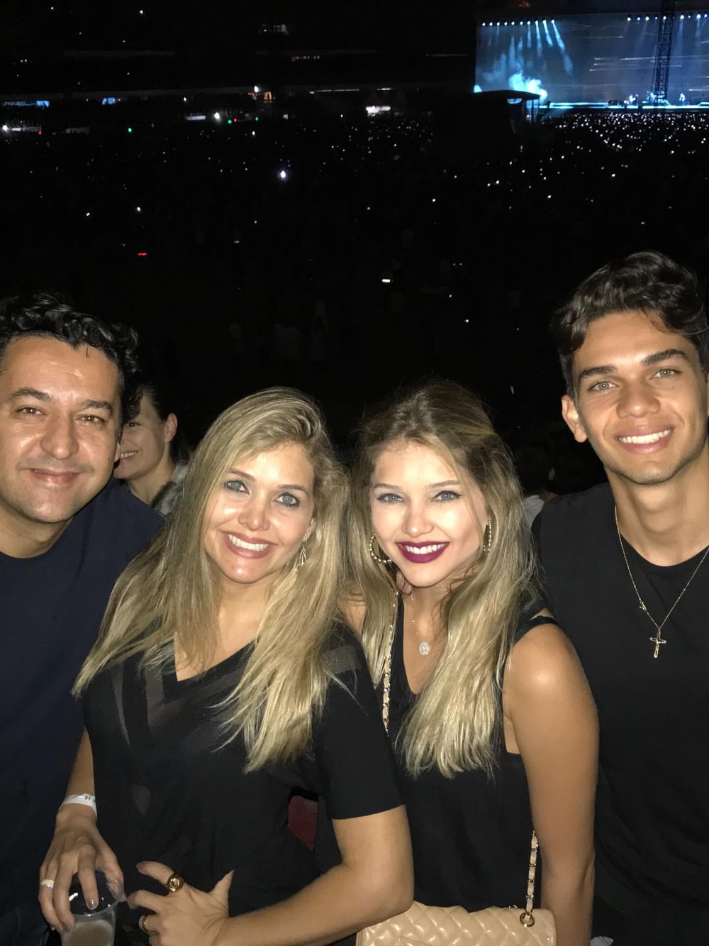 Filho de Leandro, da dupla com Leonardo, chama atenção pela semelhança ...