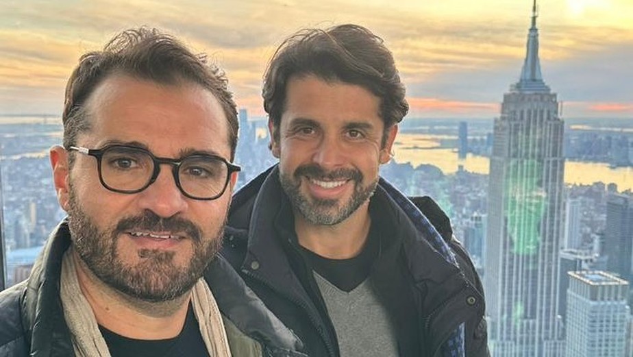 Marcelo Cosme, da GloboNews, curte viagem com o marido: 'Muito amor'