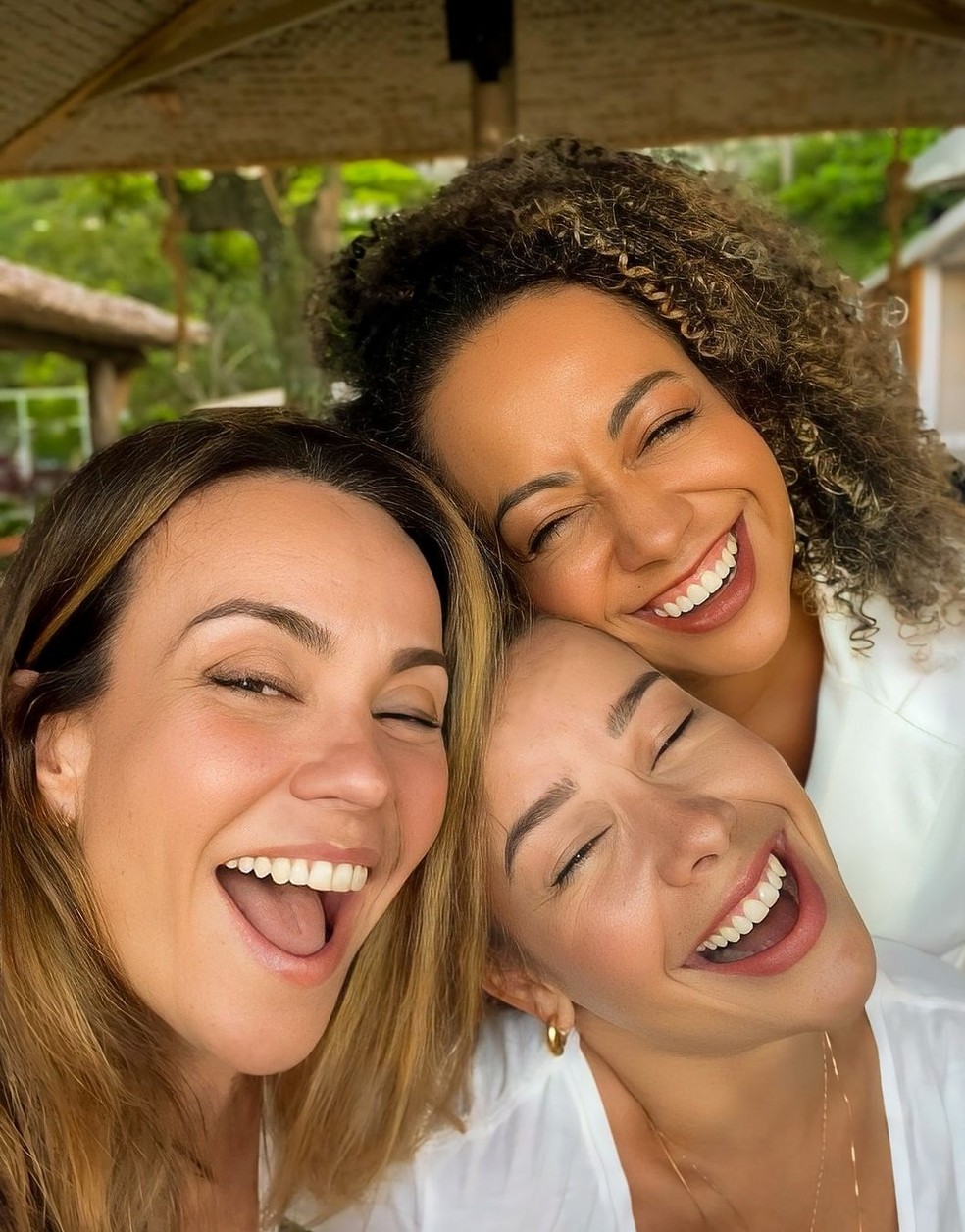 Fernanda Souza, Flávia Monteiro e Aretha Oliveira recriam foto dos ...
