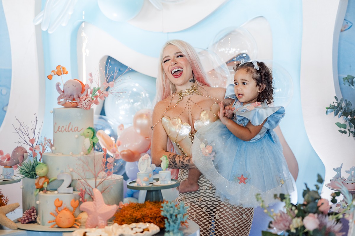 Karoline Lima celebra 2 anos da filha, Cecília, com festa intimista em parque aquático; saiba ...