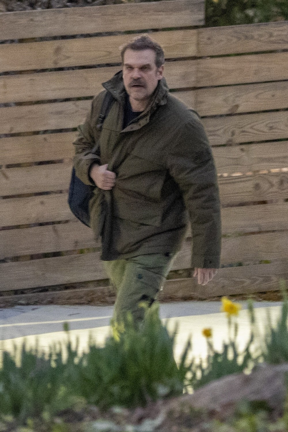 Astro de 'Stranger Things' é visto com suposta nova namorada após ...