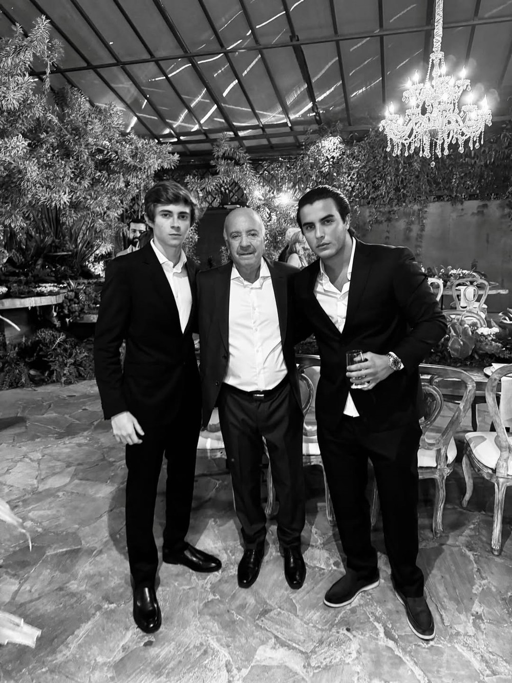 Discreto, Marcelo Sangalo posta foto em evento e postura impressiona ...