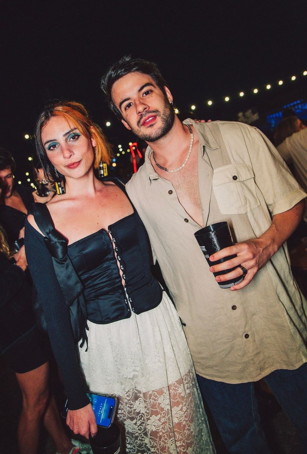 Clara Buarque, Bia Bonemer e mais famosos festejam aniversário de grupo ...