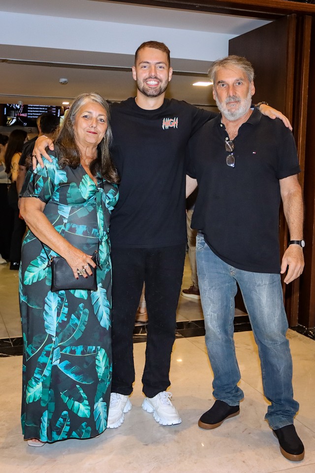 Influencer Matheus Costa diz que faz terapia para lidar com a fama e ...