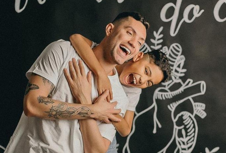 Aretuza Lovi destaca desafios na criação do filho de 10 anos: 'Não dá ...