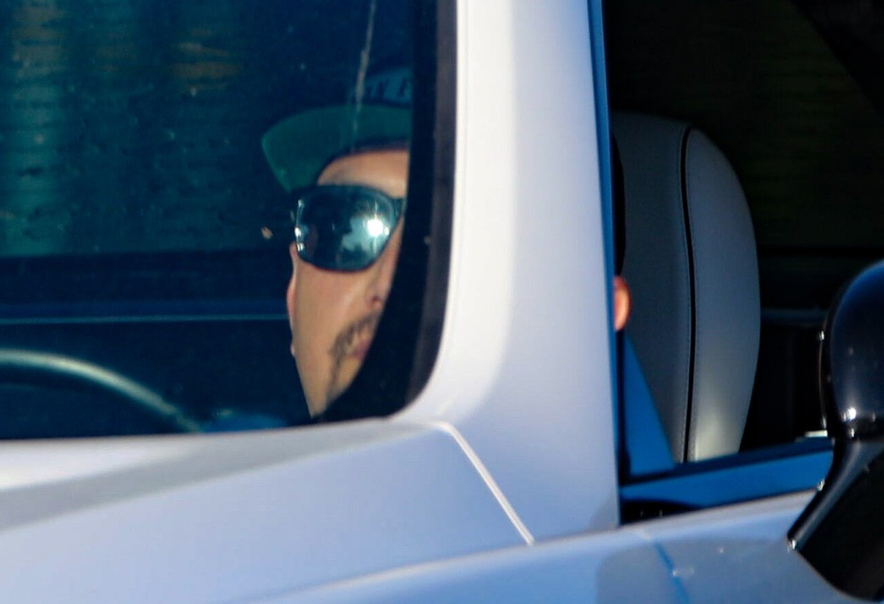 Britney Spears passeia em carrão de R$ 1 milhão com o namorado, Paul Soliz