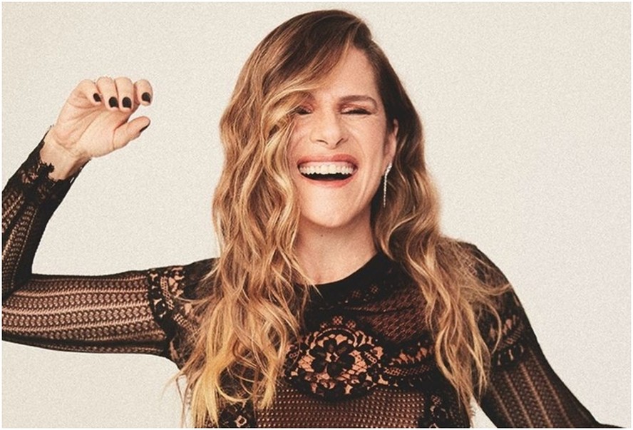 Ingrid Guimarães surge poderosa com look transparente e é comparada com ...