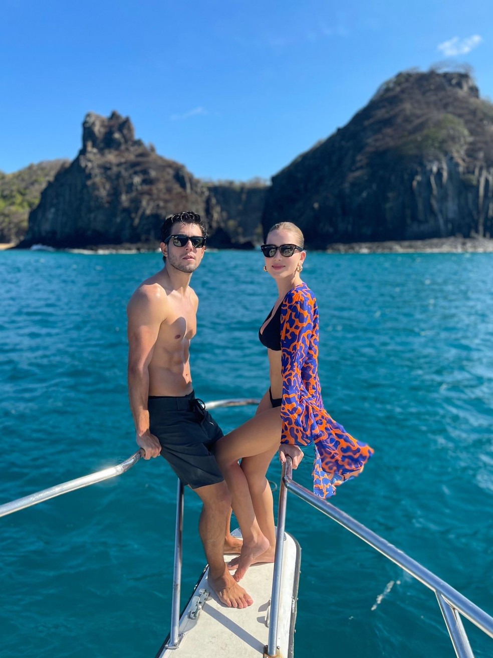 Daniel Rangel e Hanna Romanazzi curtem Noronha no maior romance; vídeos