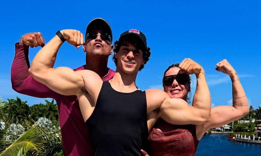 Victor Alexandre fala sobre criação dos pais, Carla Perez e Xanddy, e ...