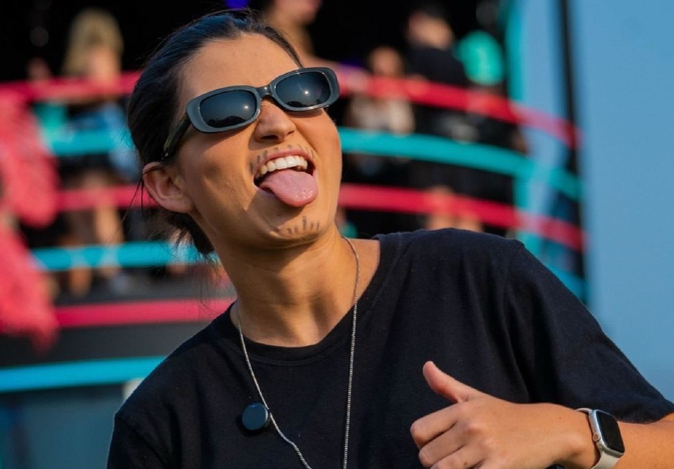 Lara Santana, o Cadu do TikTok, conta que usa perfil fake para seguir ...