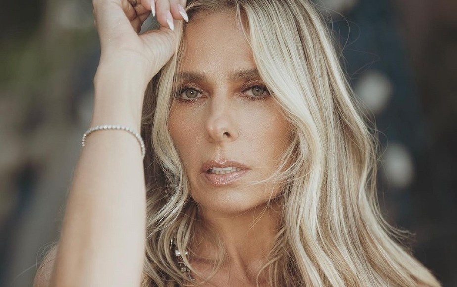 Adriane Galisteu Posa Completamente Nua Em Massagem Após Viagem