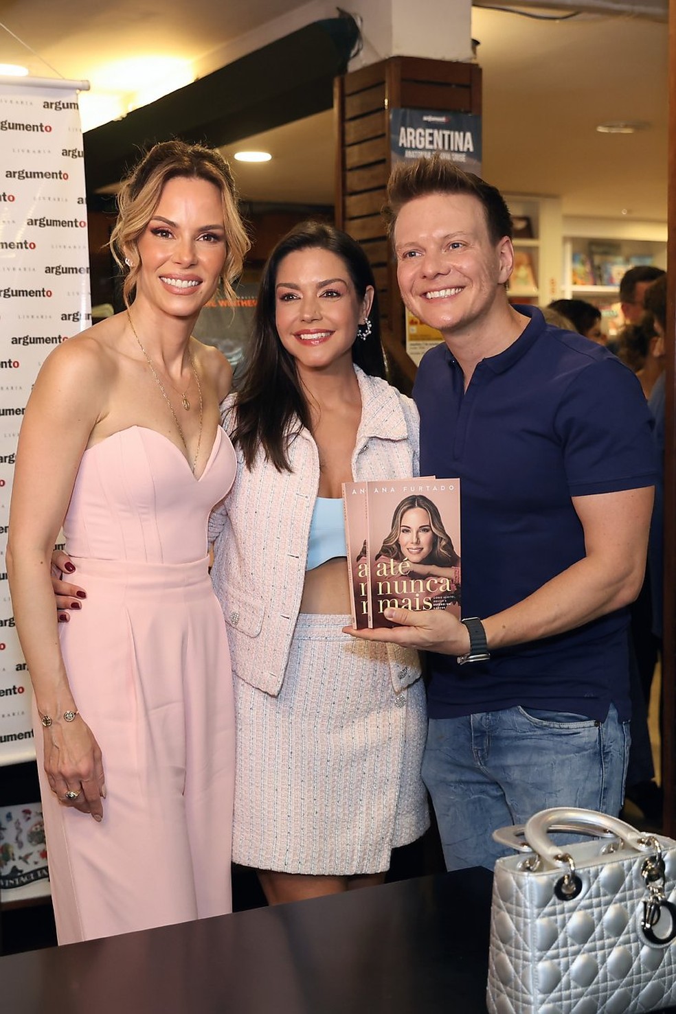 Ana Furtado recebe filha, Boninho, cunhado, Boni e amigos famosos ao ...
