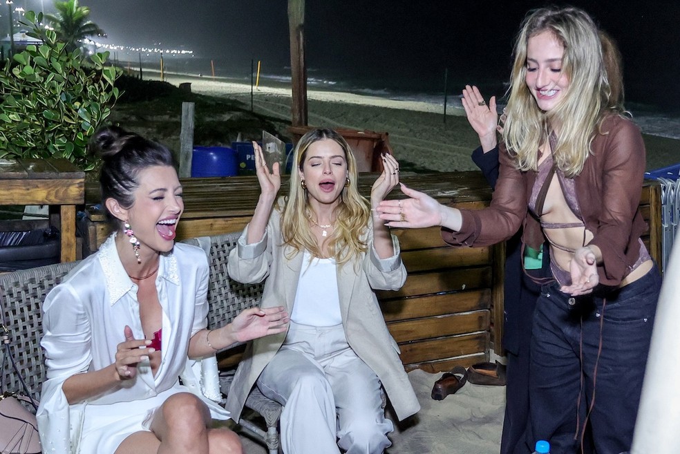 Bruna Griphao e Agatha Moreira vão ao aniversário de Anajú Dorigon em ...