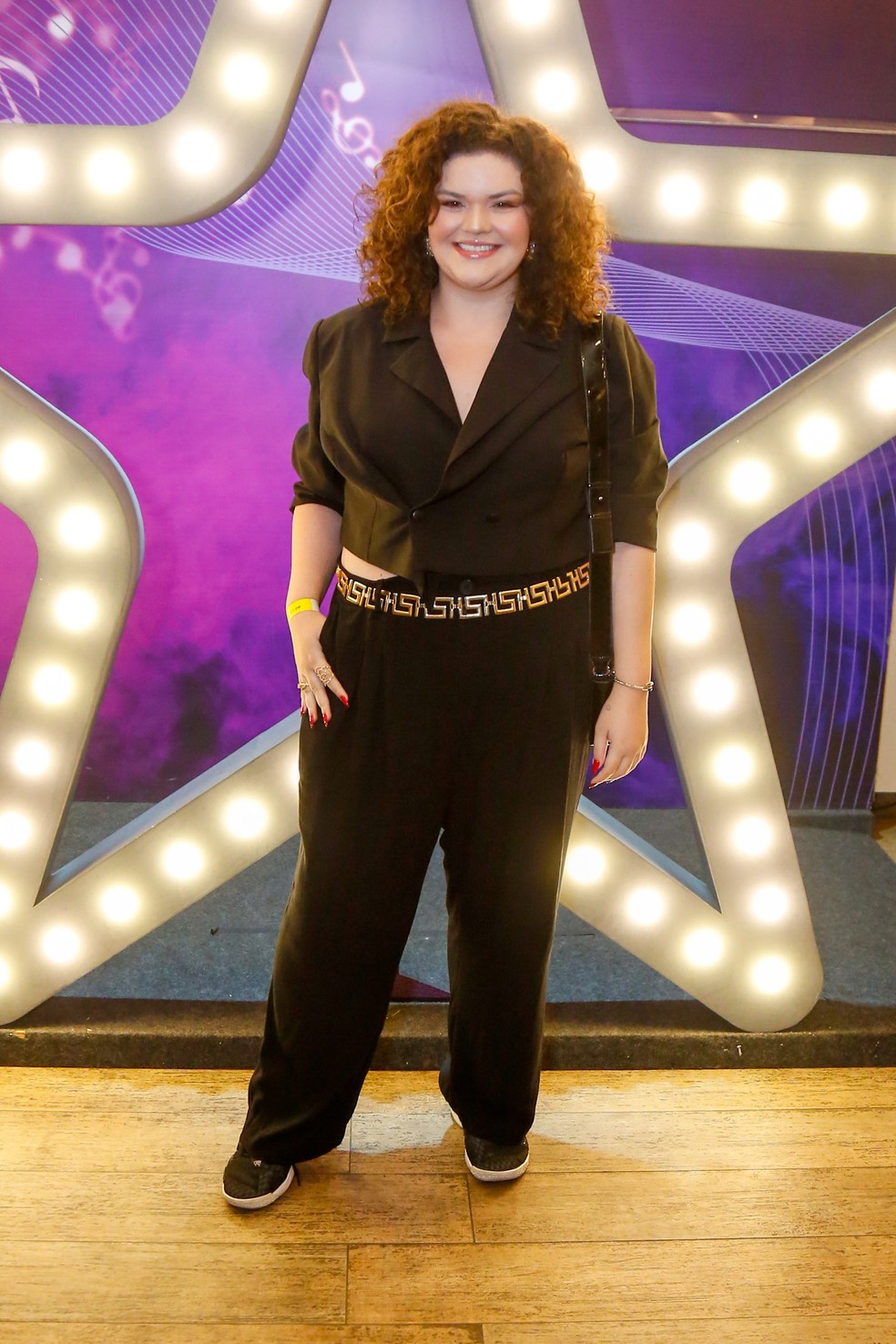 Solteira, Leticia Spiller curte show de Ana Carolina no Rio