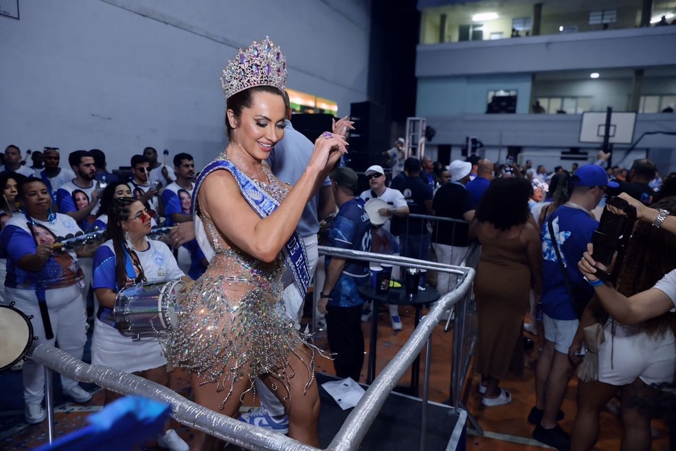 Carnaval 2026: cante junto os sambas-enredo das escolas do Rio de Janeiro