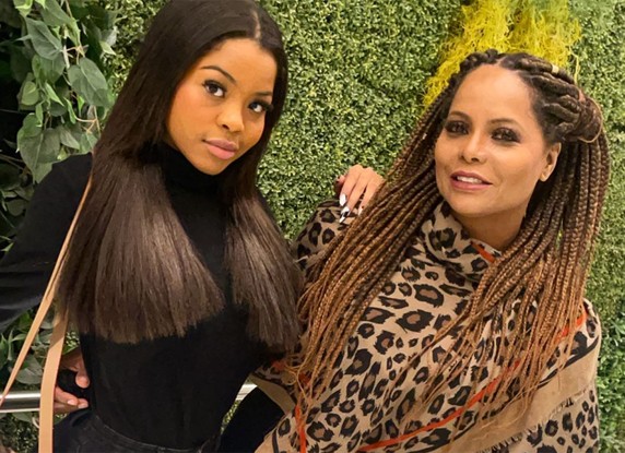 Saiba tudo sobre: Adriana Bombom