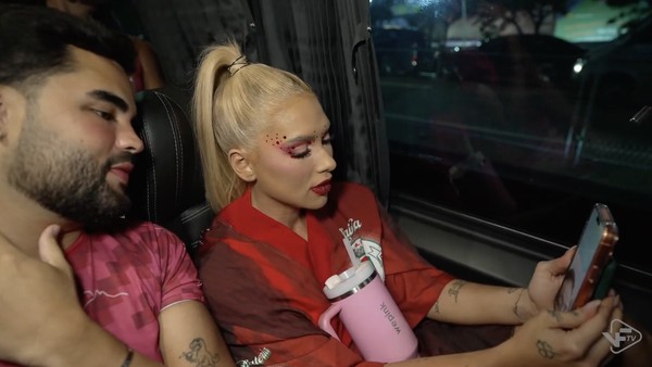 Virginia faz chamada de vídeo como Vini Jr antes de estreia na Sapucaí