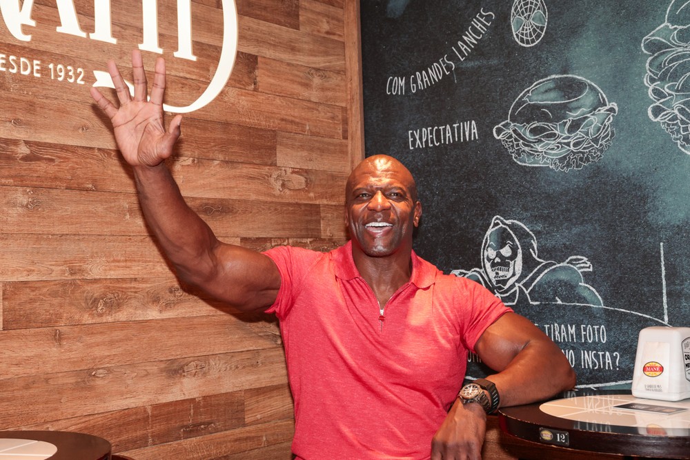 Terry Crews, o Julius de 'Todo Mundo Odeia o Cris', come sanduíche de ...