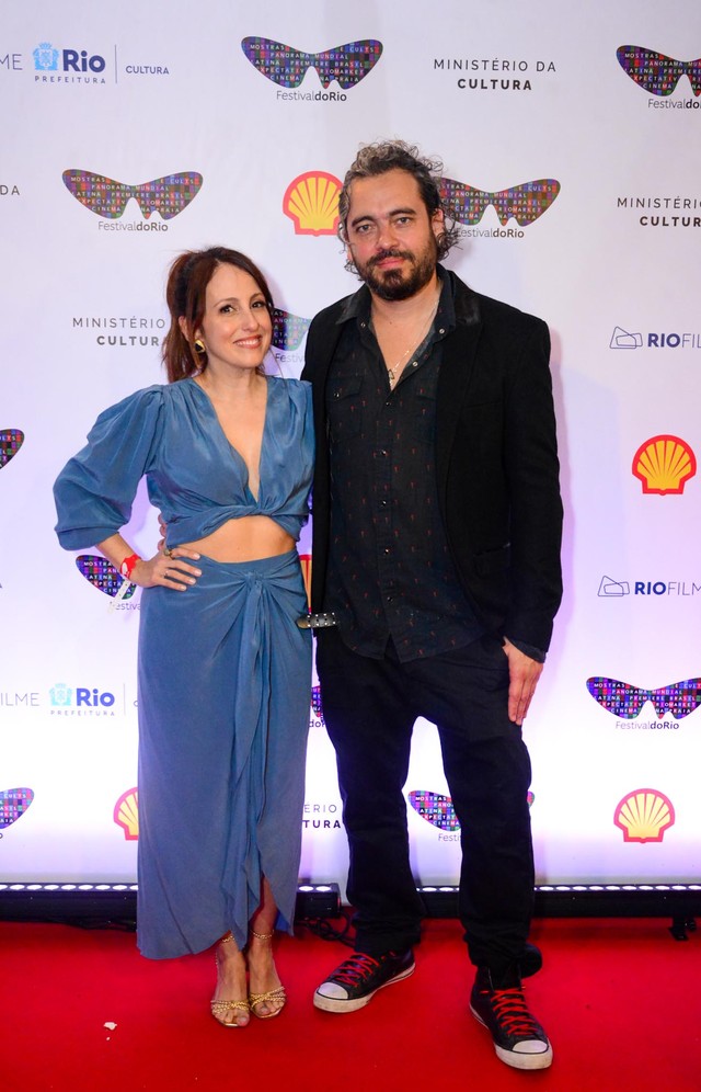 Débora Nascimento, Bella Campos e mais prestigiam abertura do Festival ...