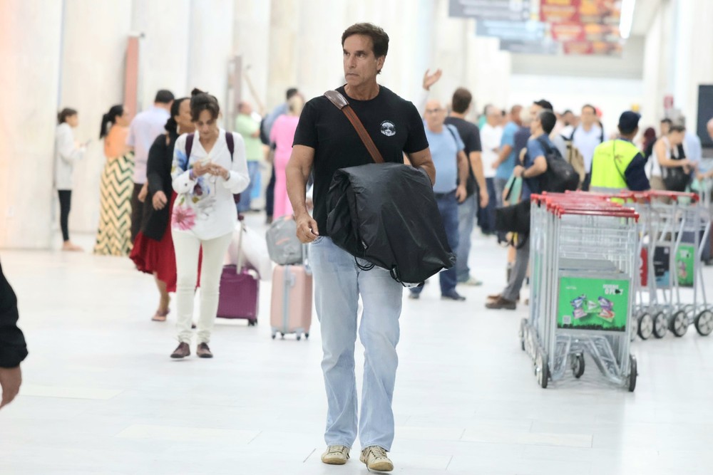 Aos 65 anos, Victor Fasano, galã dos anos 1980 e 1990, faz aparição rara