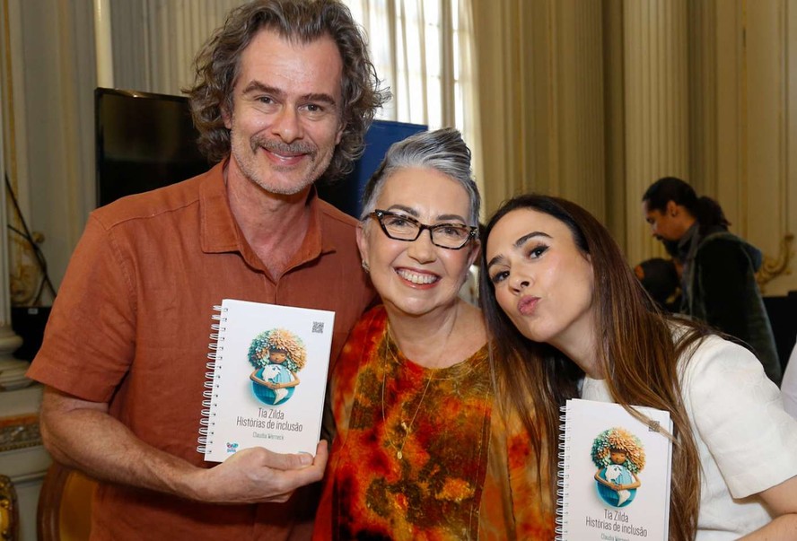 Ao lado do sogro, Tata Werneck prestigia lançamento de livro da mãe ...
